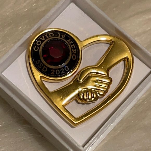Jewelry | Covid Heroe Pin | Poshmark
